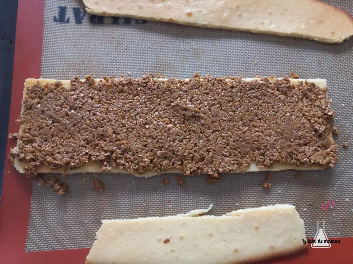 Bûche vanille, pistache et insert fruits rouges