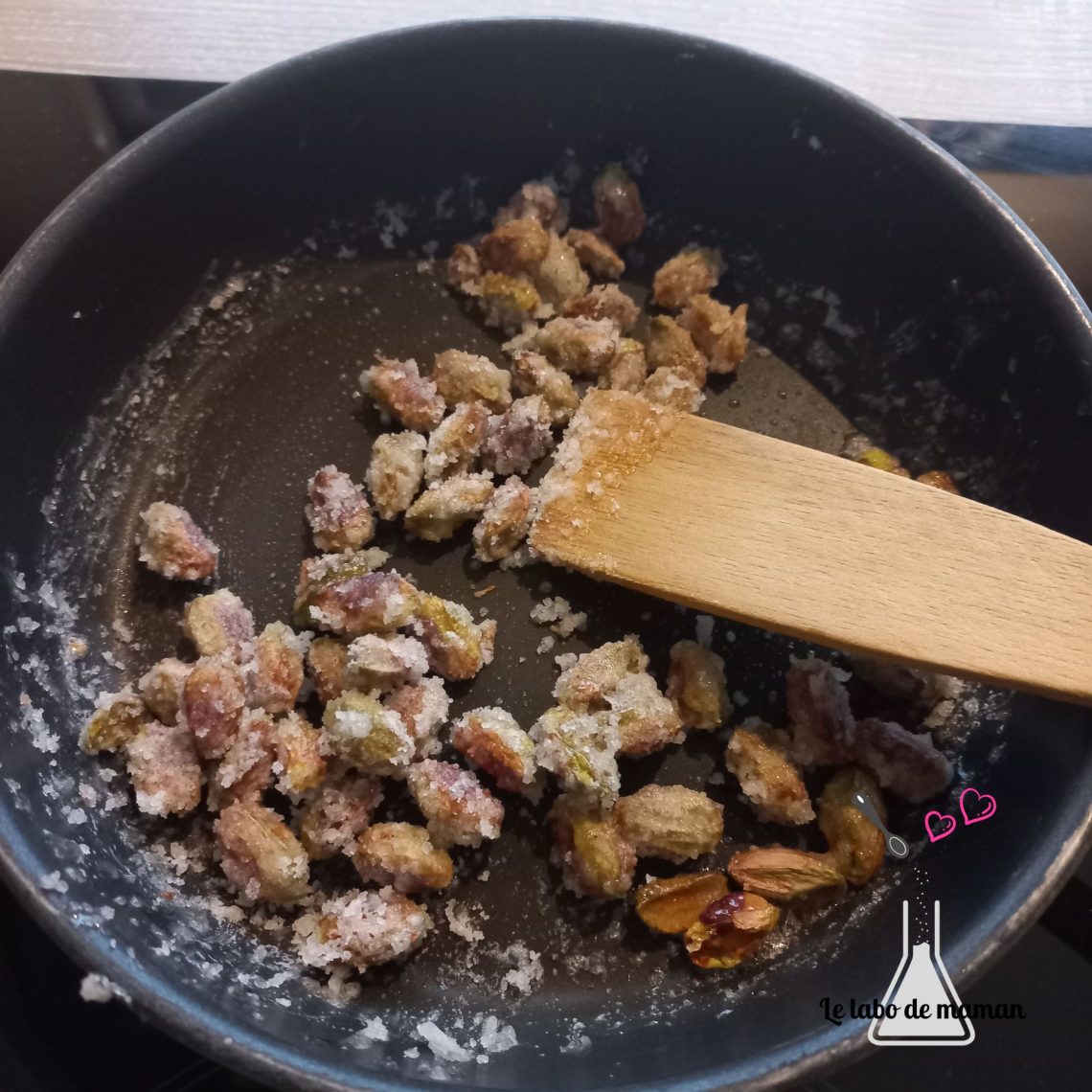 Bûche vanille, pistache et insert fruits rouges