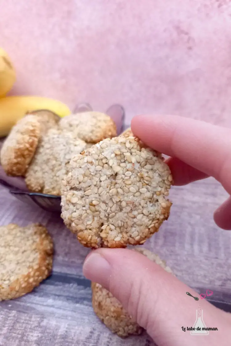 Biscuits banane, sésame et noix de coco (recette express)